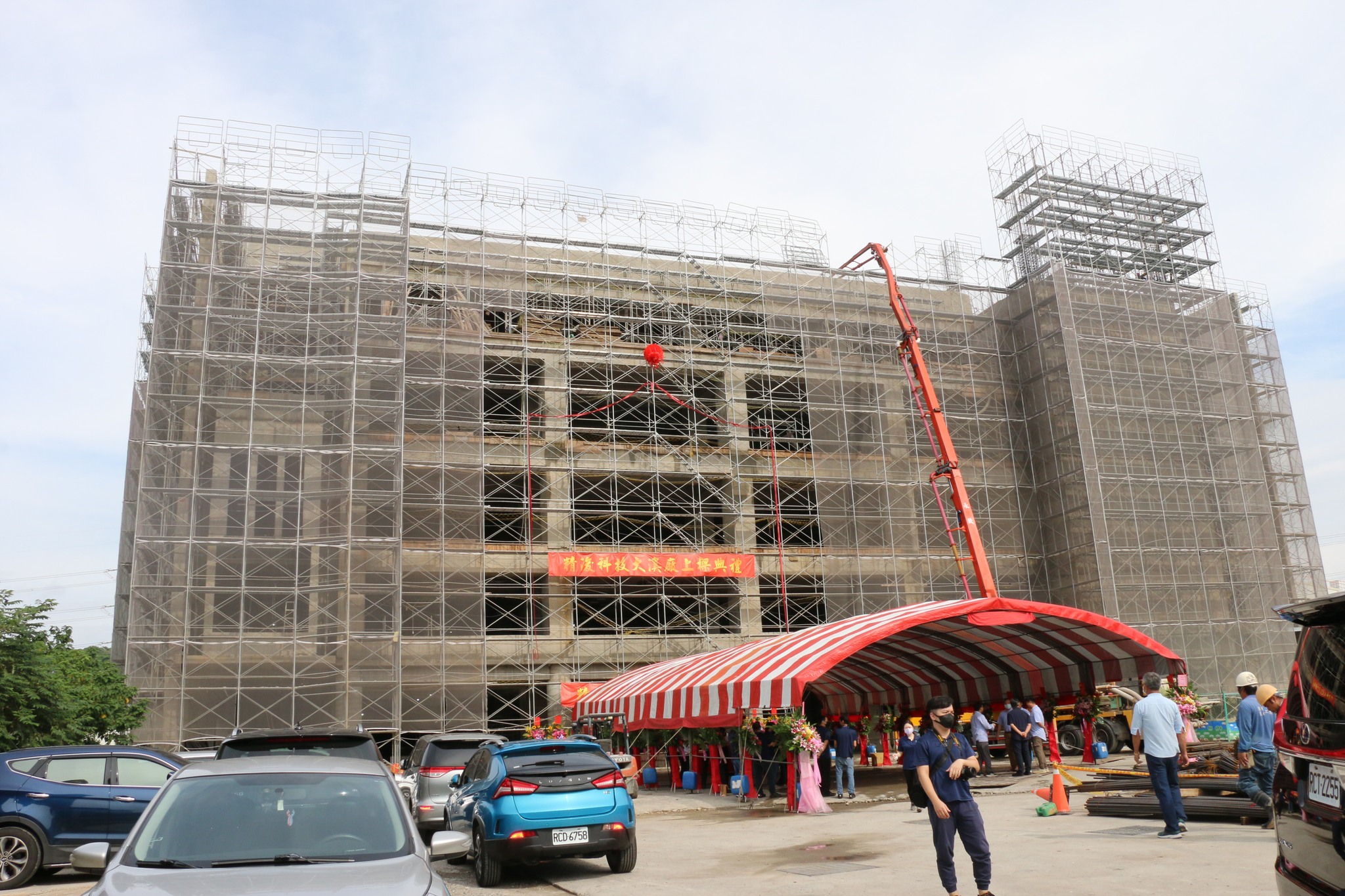 OME Technology Held a Beam-Raising Ceremony for the Daxi New Facility